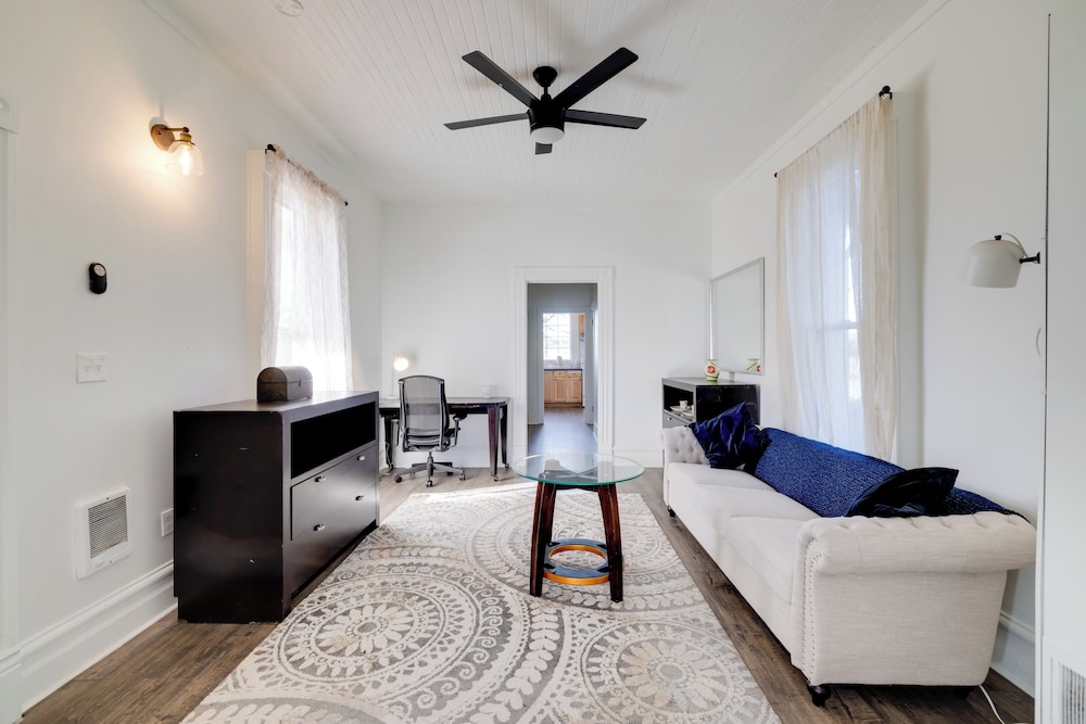 Walk To Beach: Riverside Retreat In Seaside! - Seaside, OR