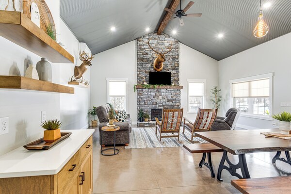 Family Retreat W/ Fire Pit & Yard In Mineral City - Atwood Lake, OH