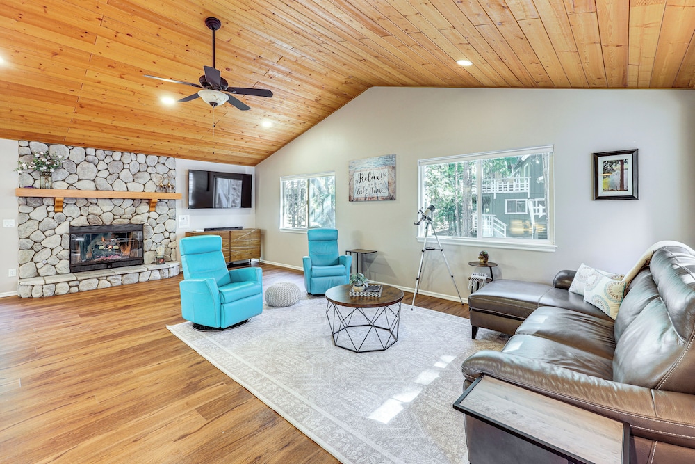 Swim, Hike, Ski & Unwind: Lake Arrowhead Retreat! - Lake Arrowhead, CA