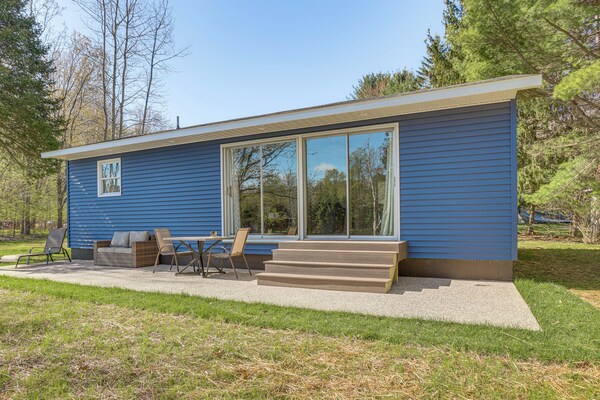 Fish & Hike: Riverfront Cabin In Paris - Big Rapids, MI