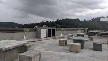 Quarto, 1 quarto, acessível, fumadores | Refeições ao ar livre