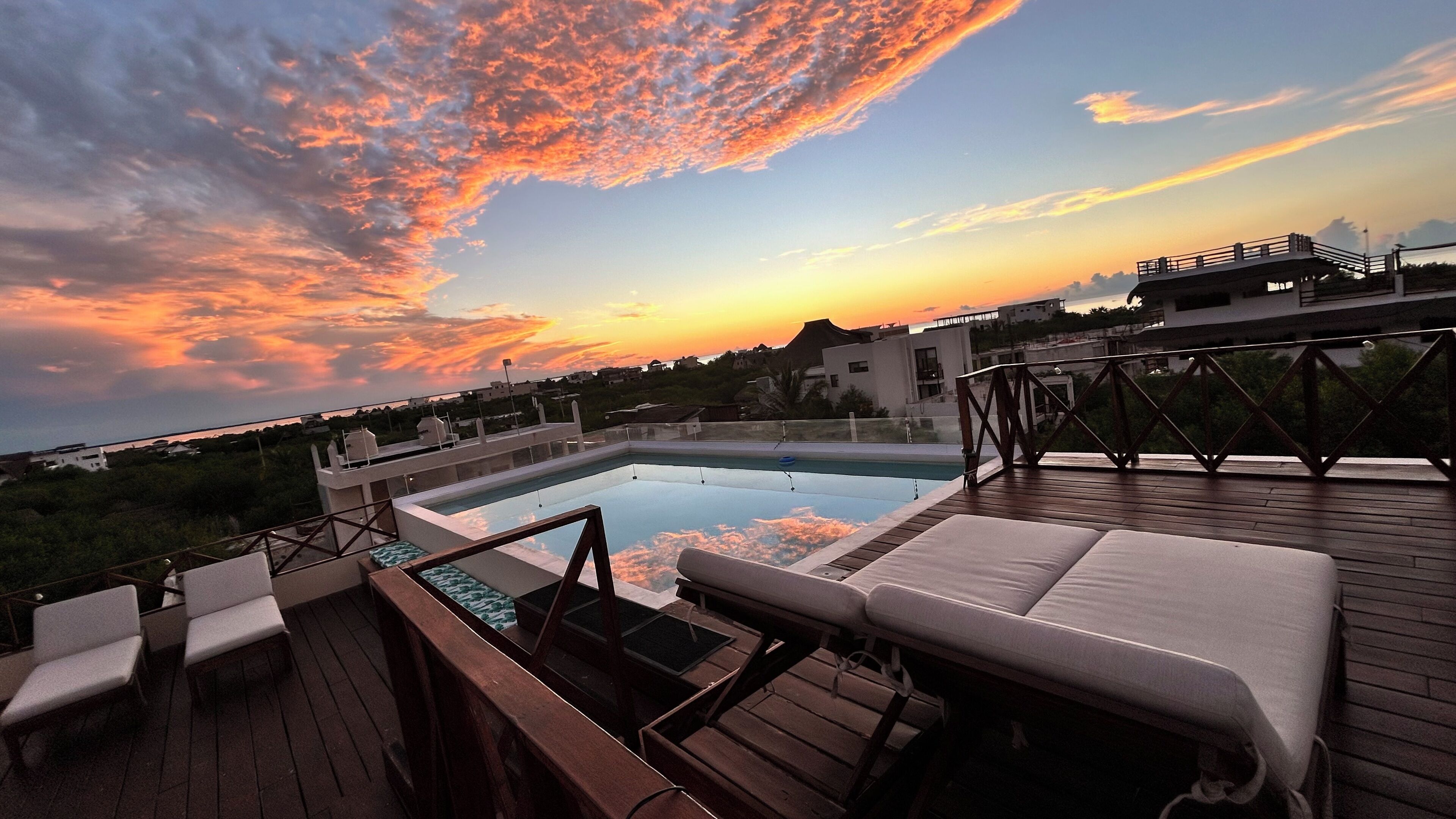 Piscina exterior, da(s) 8:30 à(s) 20:00, espreguiçadeiras 