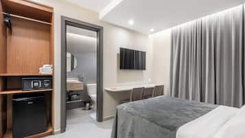 Quarto casal conforto, para não fumantes | Quartos à prova de som, Wi-Fi de cortesia, roupa de cama