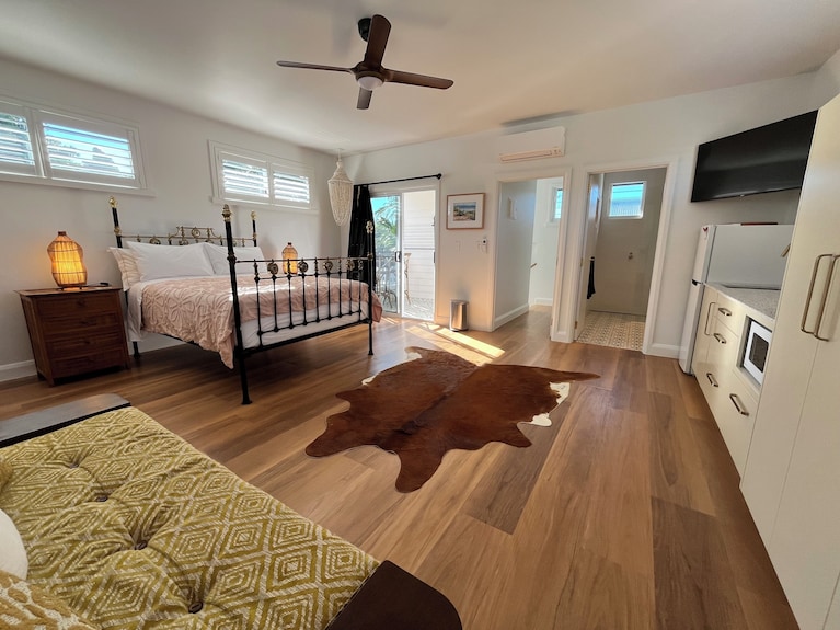 Spacious Byron Central Studio Apartment W/ Private Balcony - Byron Bay