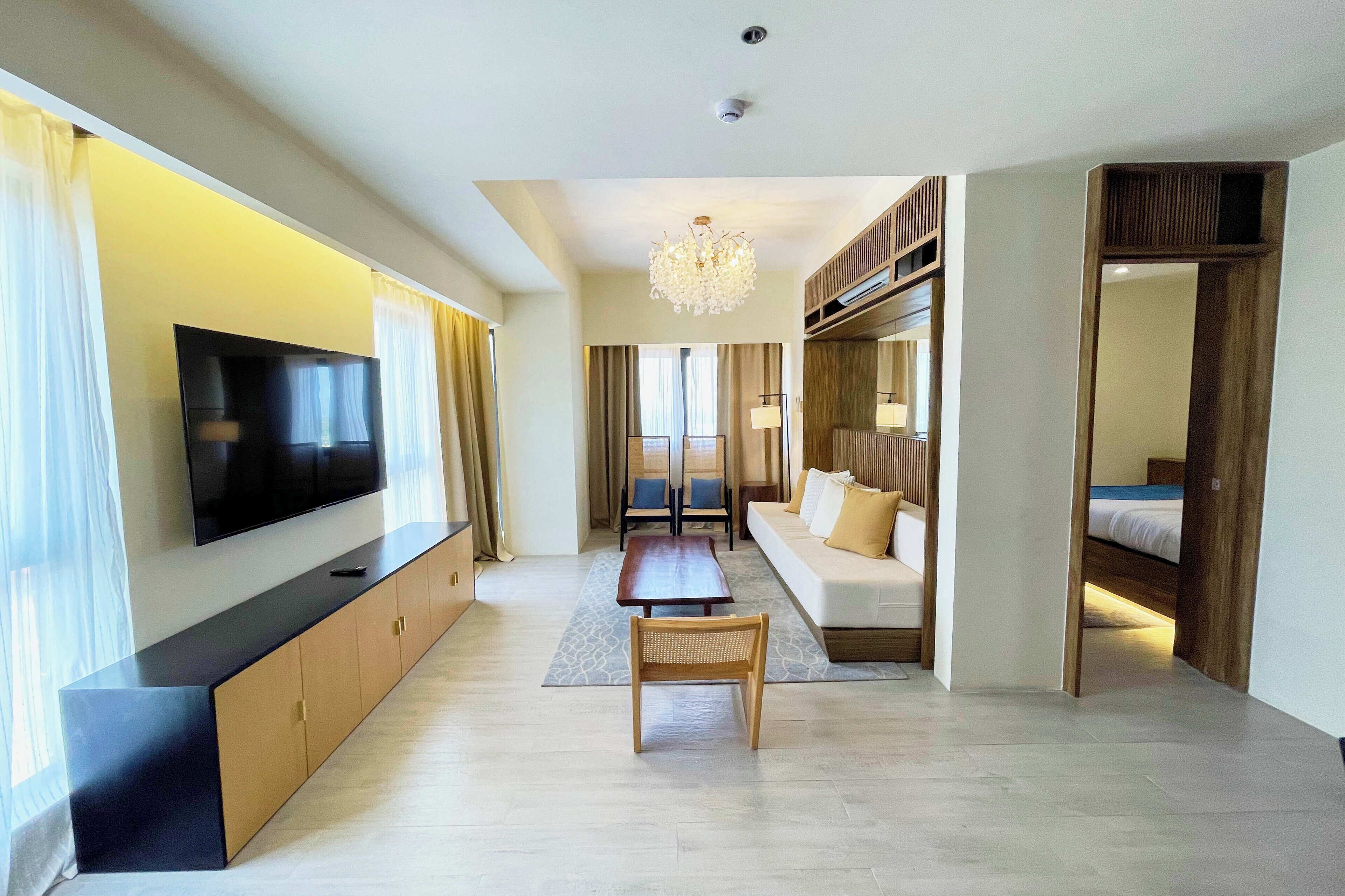Suite Presidencial | Secretária, cortinas/cortinados opacos, ferro/tábua de engomar 