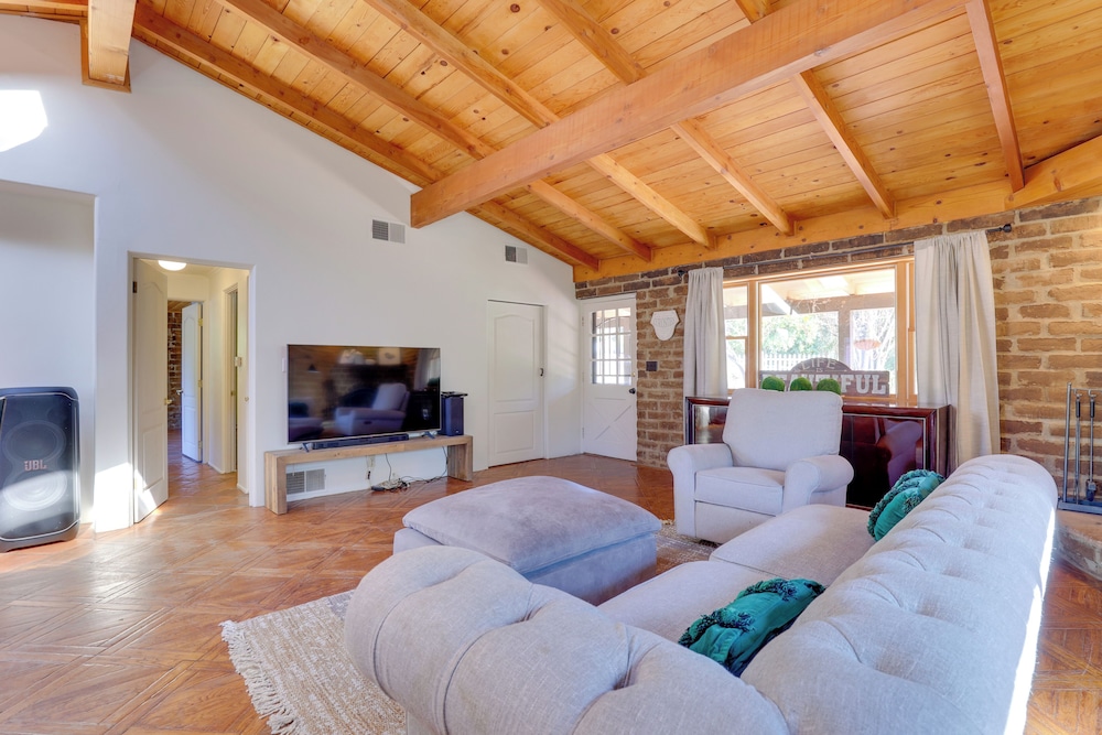 4 Mi To Lake Wohlford: Cabin In Escondido - Valley Center, CA