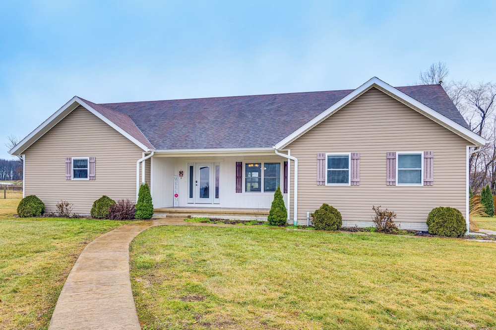 Meadow Edges W/ Yard & Views In Odon - Versailles State Park, Versailles