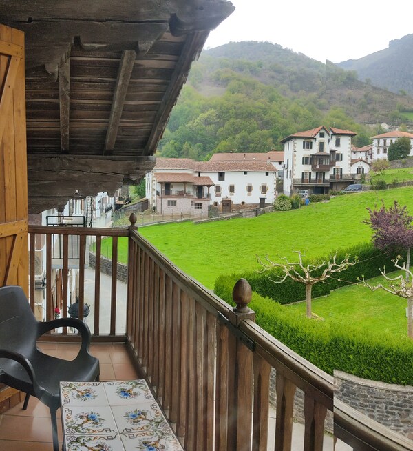 Hostal Mendaurpe - Pyrenees