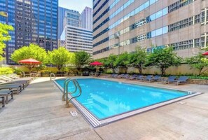 Luxury High Rise Retreat Reviews, Deals & Photos 2026 - Expedia