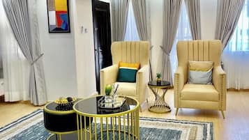 Apartamento Familiar, varanda, Vista para a cidade | Sala de estar