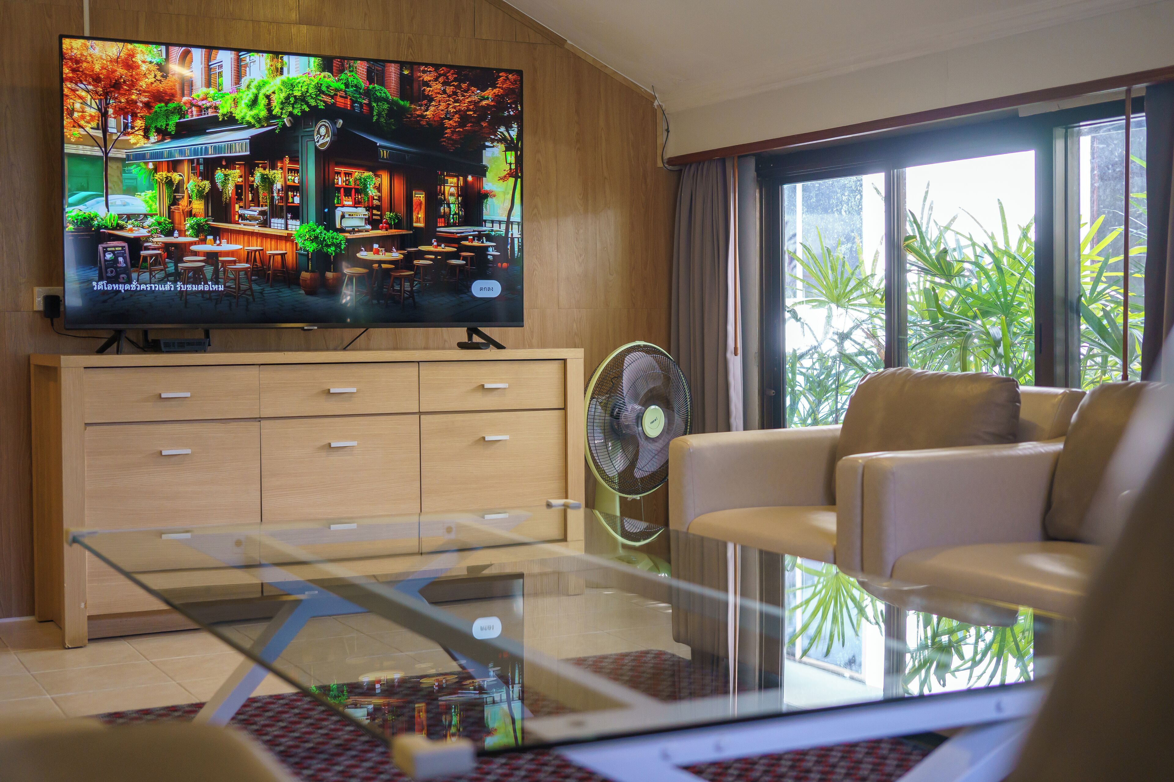 Villa, 5 quartos, vista para a piscina | Sala de estar | TV de ecrã plano 