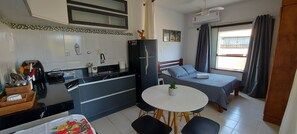 Apartamento | 1 quarto, cortinas/cortinados opacos, ferro/tábua de engomar 