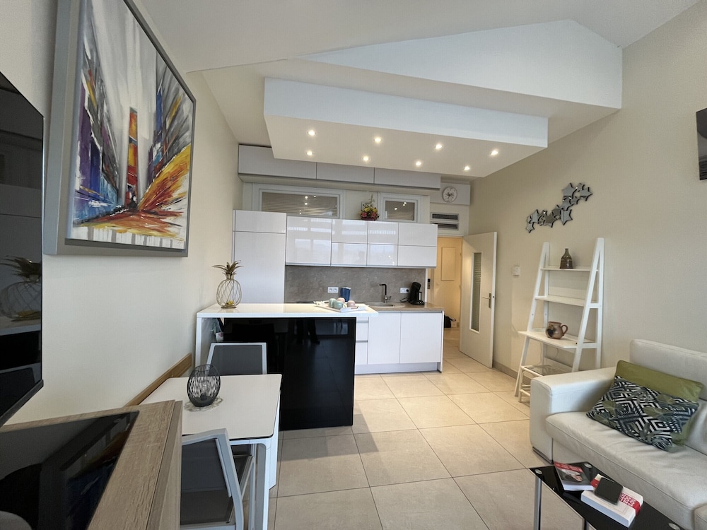 Cap Hermès - Spacious apartment for 6 people with exceptional views of ...