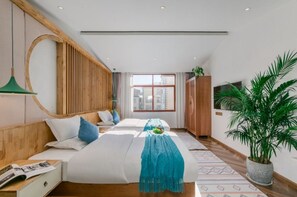 Quarto duplo superluxo, vista para a cidade | Cofres nos quartos, escrivaninha, cortinas blackout