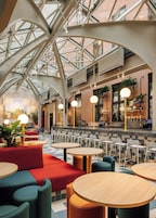 2 bares/lounges 