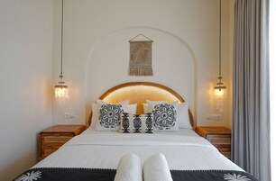 Quarto Duplo Superior, terraço, vista para o jardim | Cofre no quarto, ferro/tábua de engomar, Wi-fi grátis