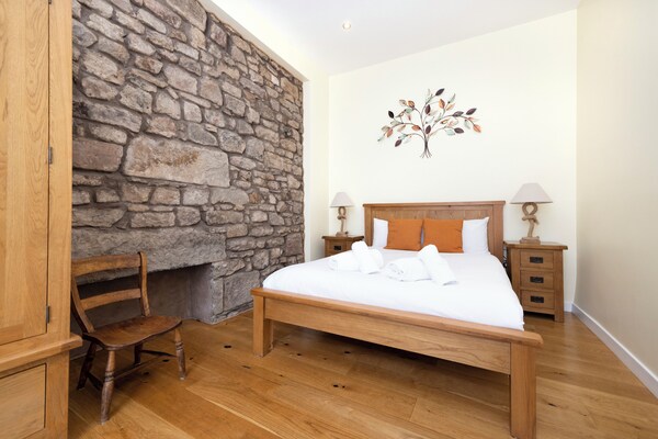 Stunning Flat Near St. Giles' Cathedral - Edinburgh