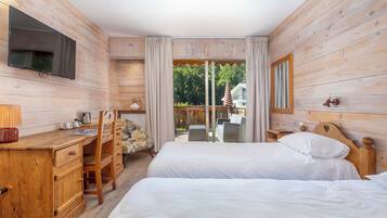 Quarto duplo conforto, vista para a montanha | Ferros/tábuas de passar roupa, Wi-Fi de cortesia