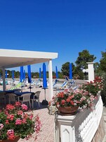 Bar junto à piscina