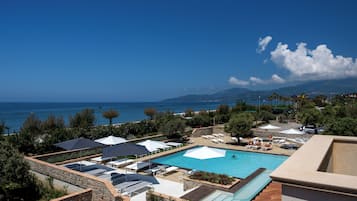 Piscina exterior sazonal