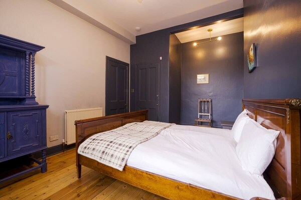 Splendid 2bed Apt Near Haymarket - Edinburgh