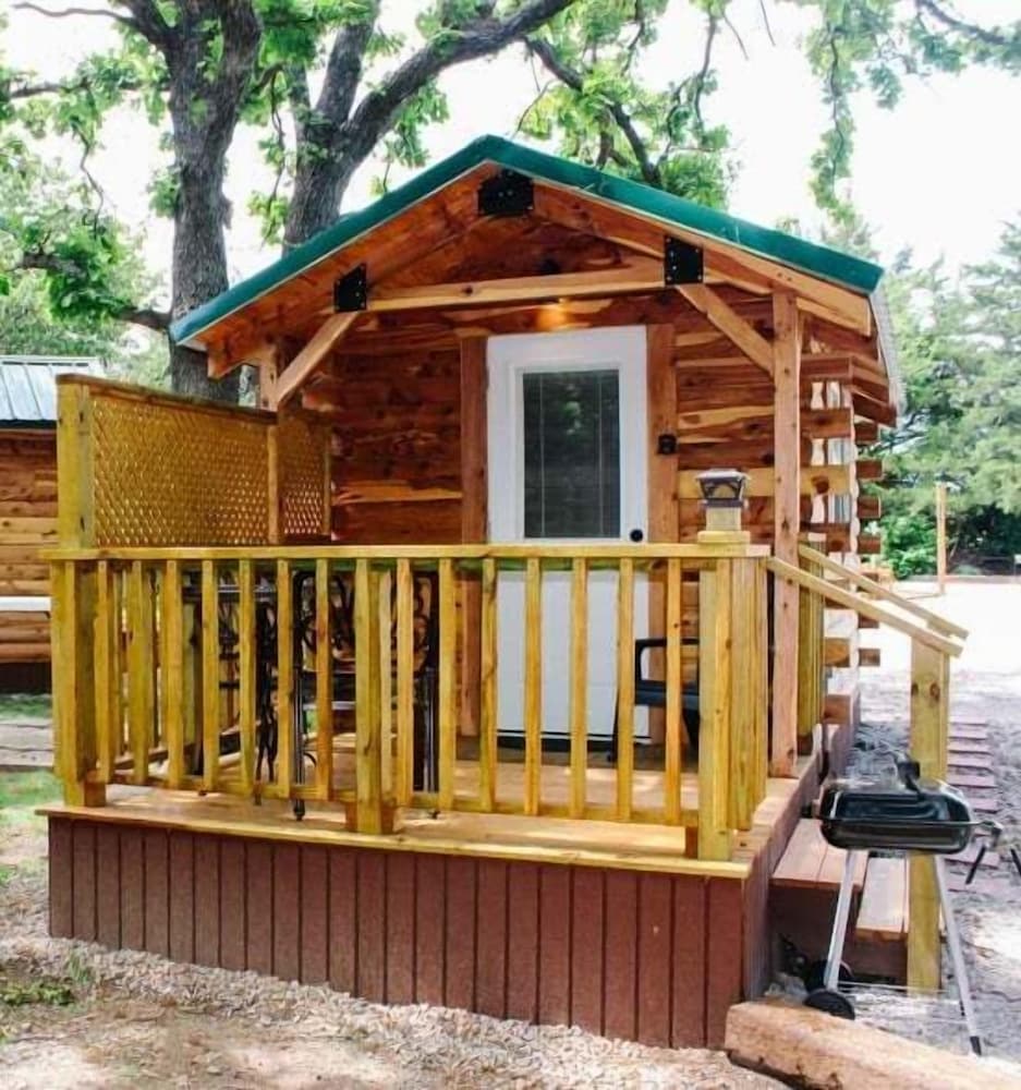 #4 - Amish Log Camping Cabin Walk To The Water Cabin - Kansas (State)
