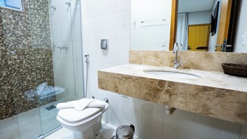 Quarto Duplo | Secretária adequada para computadores portáteis, Wi-fi grátis 