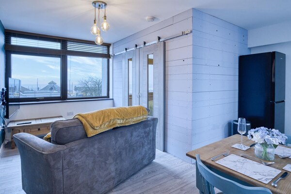 Driftwood Den - 1 Bedroom Apartment - Saundersfoot - Saundersfoot