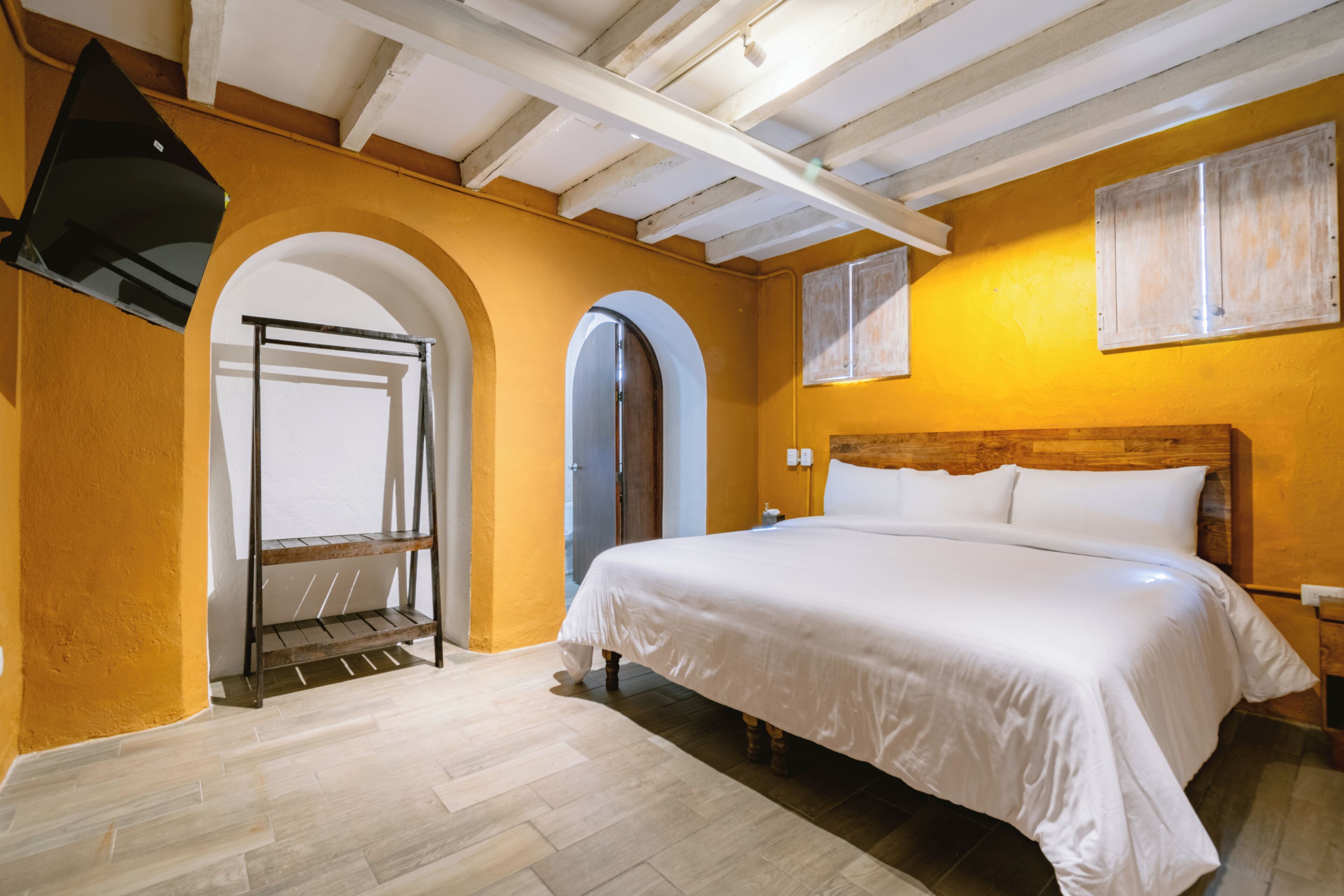 Quarto Deluxe, 1 cama king-size | Wi-fi grátis, roupa de cama fornecida 