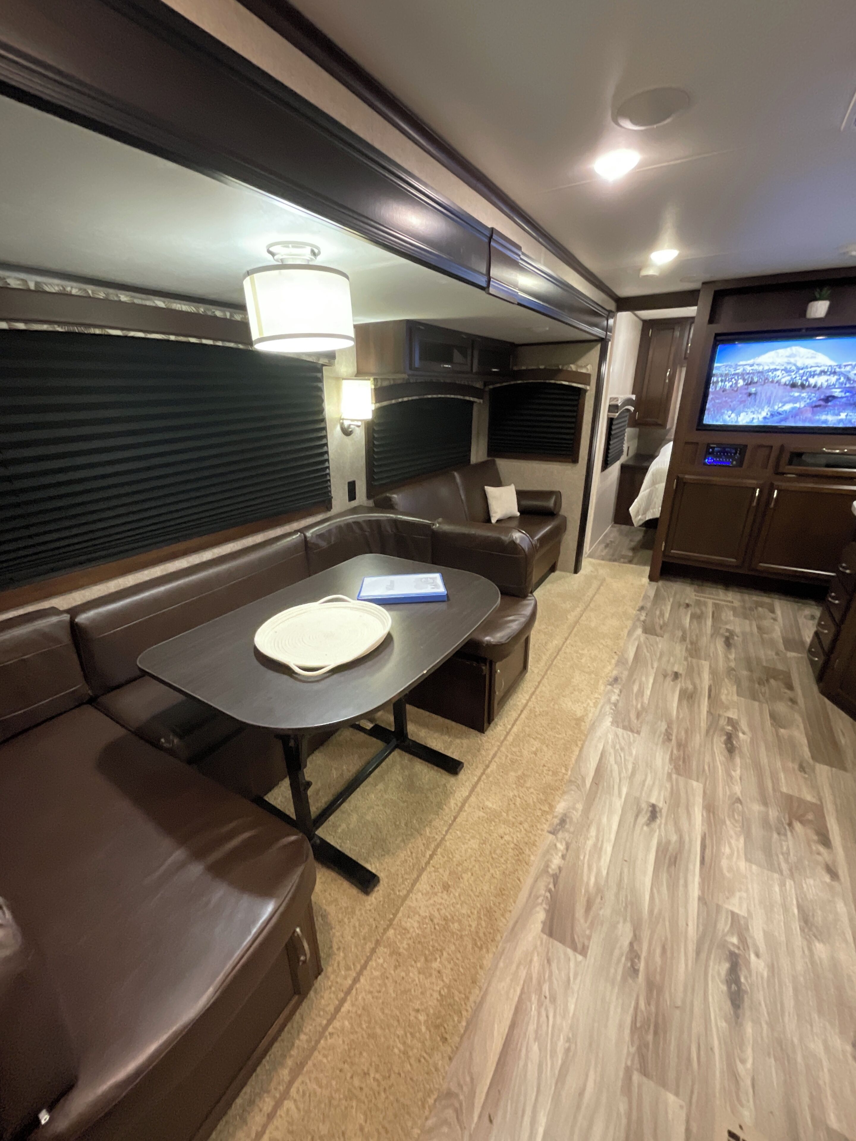 Cozy 2-bedroom Rv With Wifi, Ac, In Charming Broken Bow - Broken Bow, OK