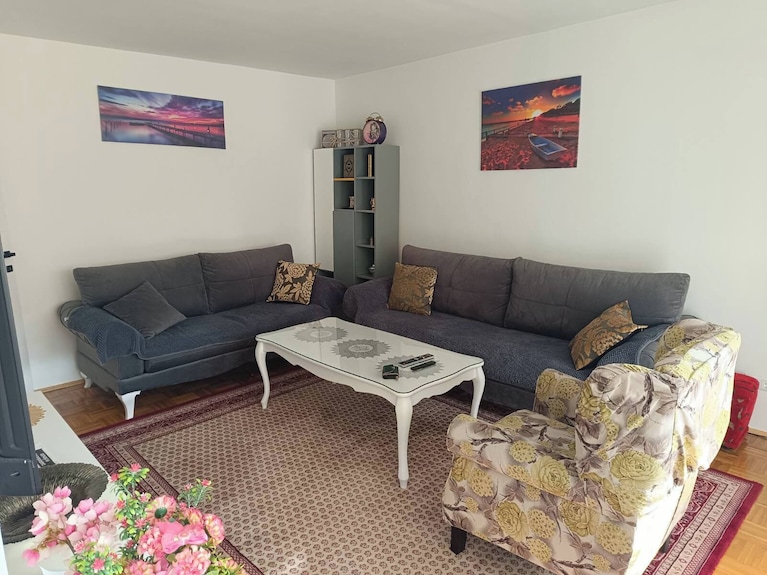 Spacious 2 Bedroom Apartment In Serene Sarajevo With Ac, Wifi - Sarajevo