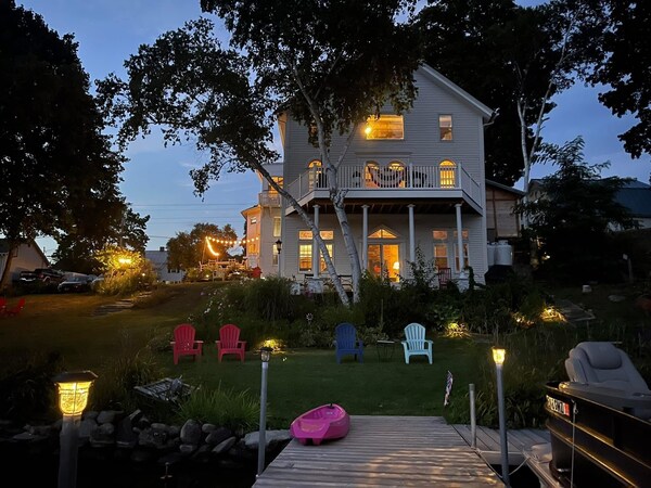 Pressey House Lakeside Bed & Breakfast - Waterville, ME