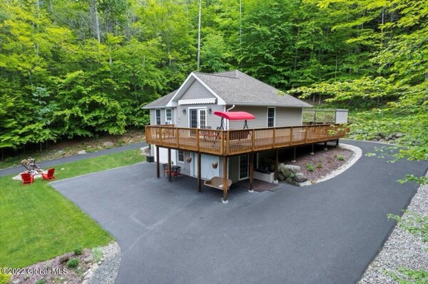 Charming 2-bedroom Plus House In Adirondack With Lake Frontage , Dock , Ac, Wifi - Adirondack, NY