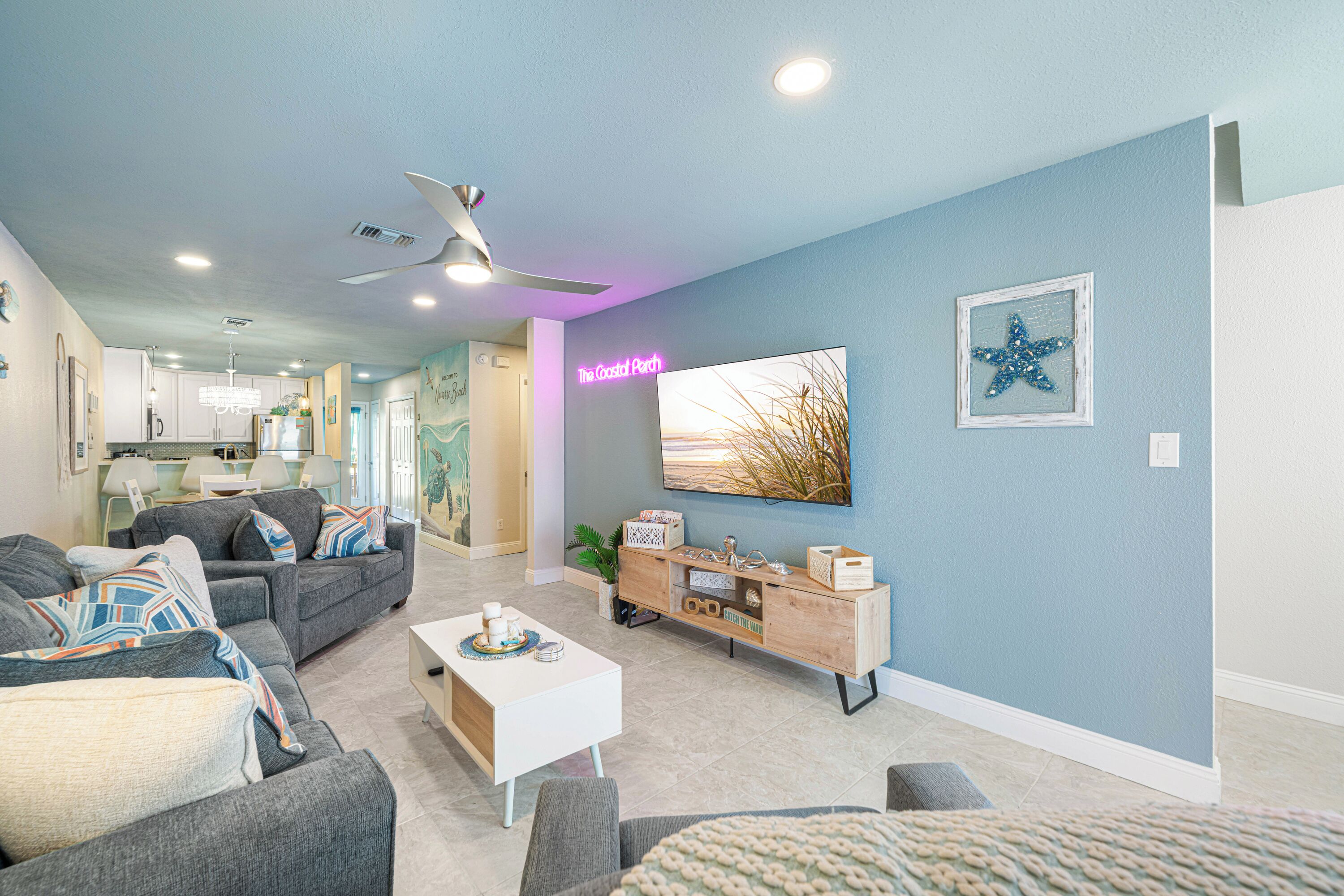 Walk To Navarre Beach - Stylish Coastal Retreat W/ Beach Gear + Pet Friendly - Navarre Beach, FL