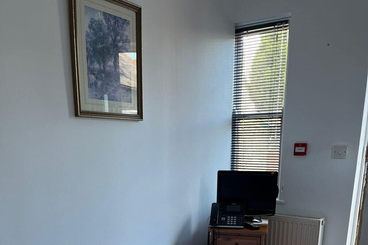 Quarto solteiro básico | Wi-Fi de cortesia
