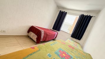 Apartamento | 2 quartos, cortinas/cortinados opacos, ferro/tábua de engomar
