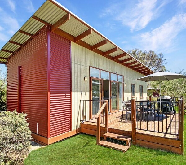 Moya's Cottage, Ramada Resort - Ventnor