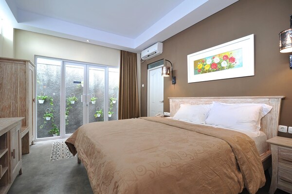 Dasinem Family Homestay - Yogyakarta