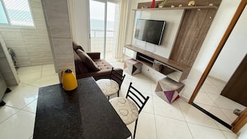 Apartamento | Área de estar | TV de tela plana