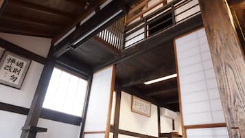 Entrada (vista interior)