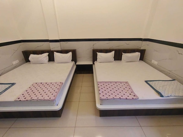 Shree Radhe Radhe Palace - Khatoo