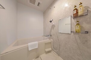 Condo, para não fumantes | Banheiro | Banheira e chuveiro separados, produtos de toalete grátis