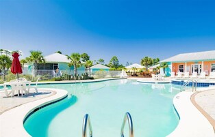 Bungalow, 3 quartos, varanda, vista para o jardim | Piscina | Piscina exterior 