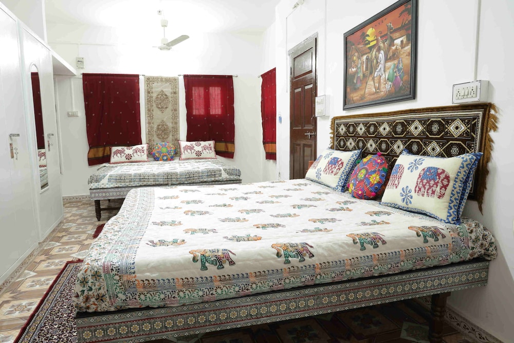 Prag View Heritage Homestay - Bhuj