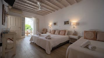 Quarto Triplo, vista para o jardim | Roupa hipoalergénica, quartos insonorizados, ferro/tábua de engomar