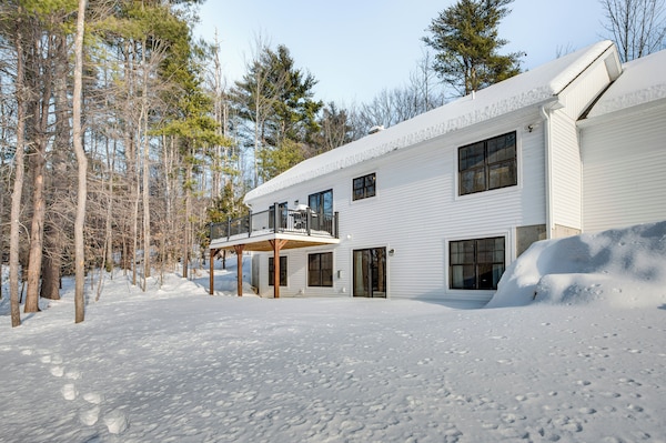 6 Mi To Lake Winnipesaukee: New Hampshire Home - New Hampshire