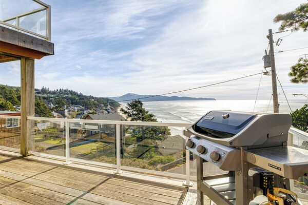 Oceanside Escape W/ Stunning Views: Walk To Beach! - Oceanside, OR