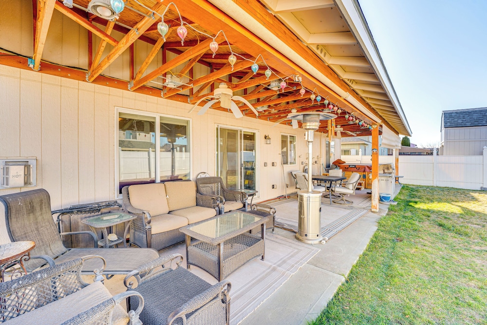 1 Mi To Moses Lake: Home W/ Private Yard & Hot Tub - Moses Lake, WA