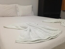 Quarto casal conforto, 1 cama Queen | Wi-Fi de cortesia