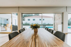 Casa Comfort, vista para o jardim | Sala de estar | TV de ecrã plano 